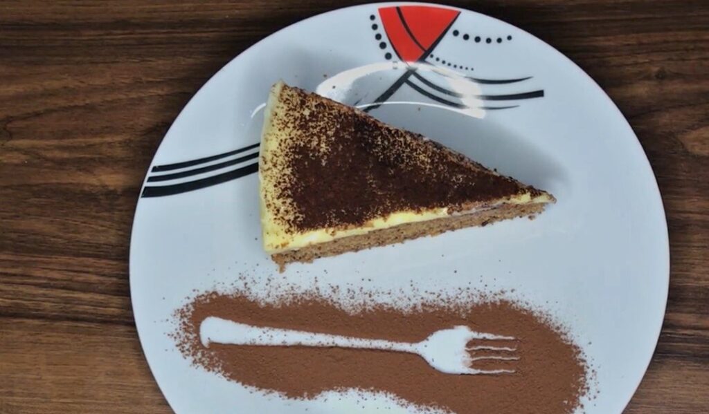 Tortë me brumë çokollate, tepër e lehtë